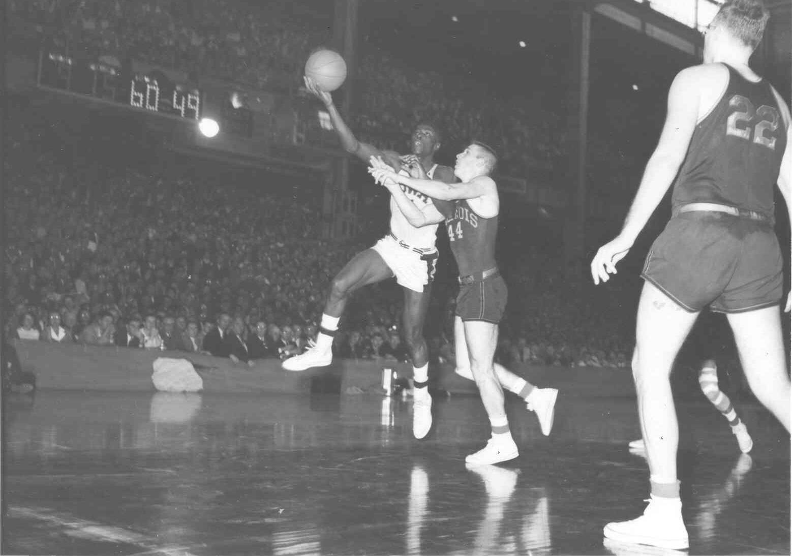 Hawkeye Great Carl Cain Passes – University of Iowa Athletics