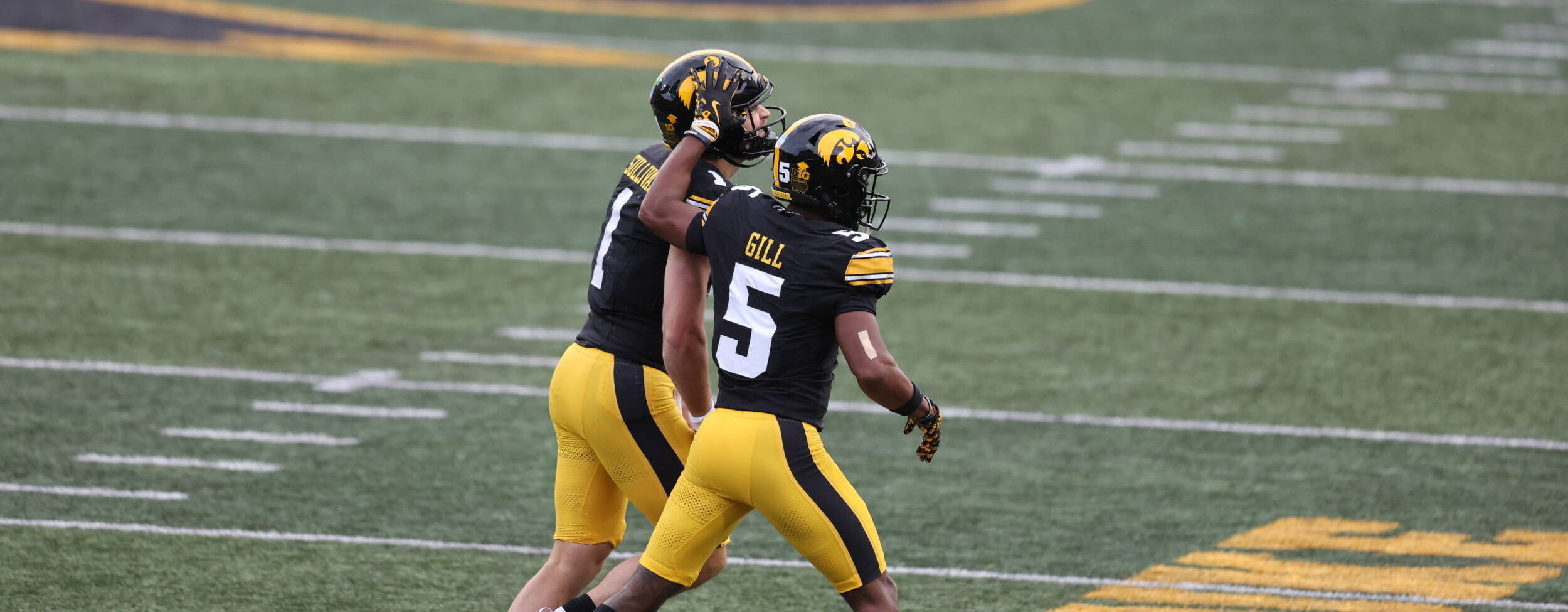 Hawkeyes Handle Wildcats on Homecoming – University of Iowa Athletics