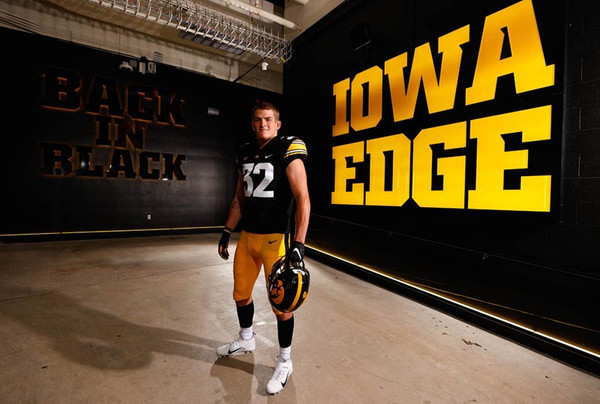 Swarm23 – Ben Kueter – University of Iowa Athletics