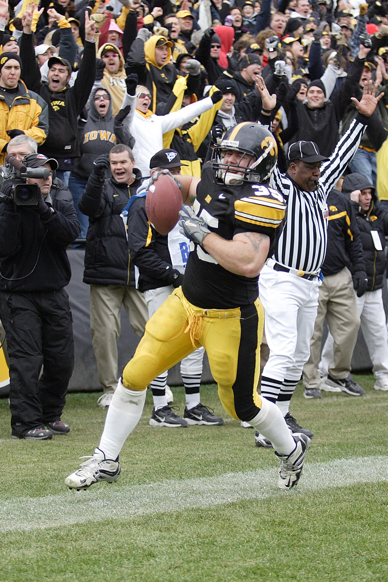 Alamo Bowl Countdown: Tom Busch – University of Iowa Athletics