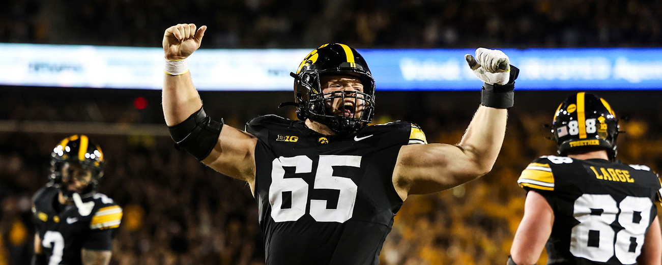 Logan Jones Named Rimington Trophy Recipient - Iowa Hawkeyes Athletics ...
