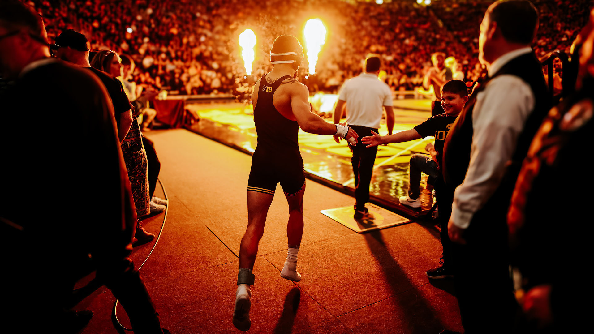 Notes: No. 4 Iowa Hosts Wisconsin on Senior Day - Iowa Hawkeyes ...