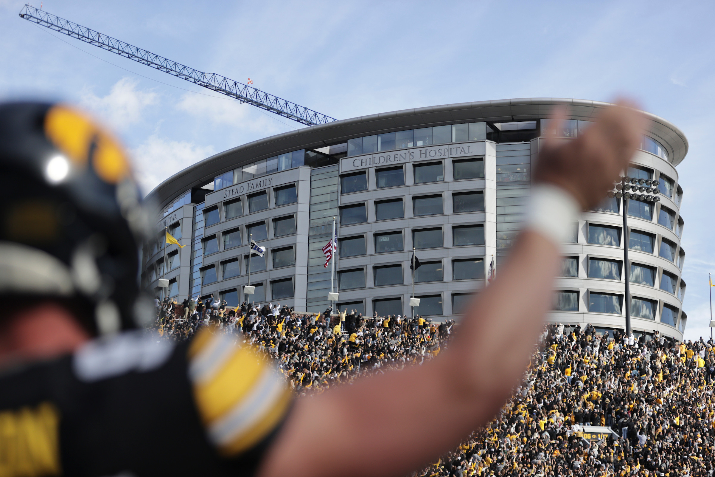 Hawkeye Wave Voted #1 College Sports Tradition – University of Iowa ...