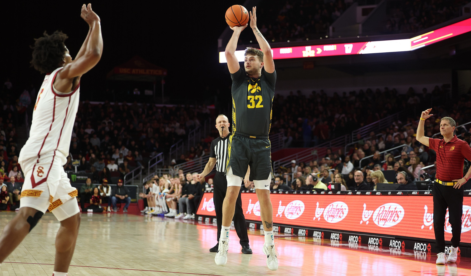 Hawkeyes Comeback Falls Short to USC - Iowa Hawkeyes Athletics ...