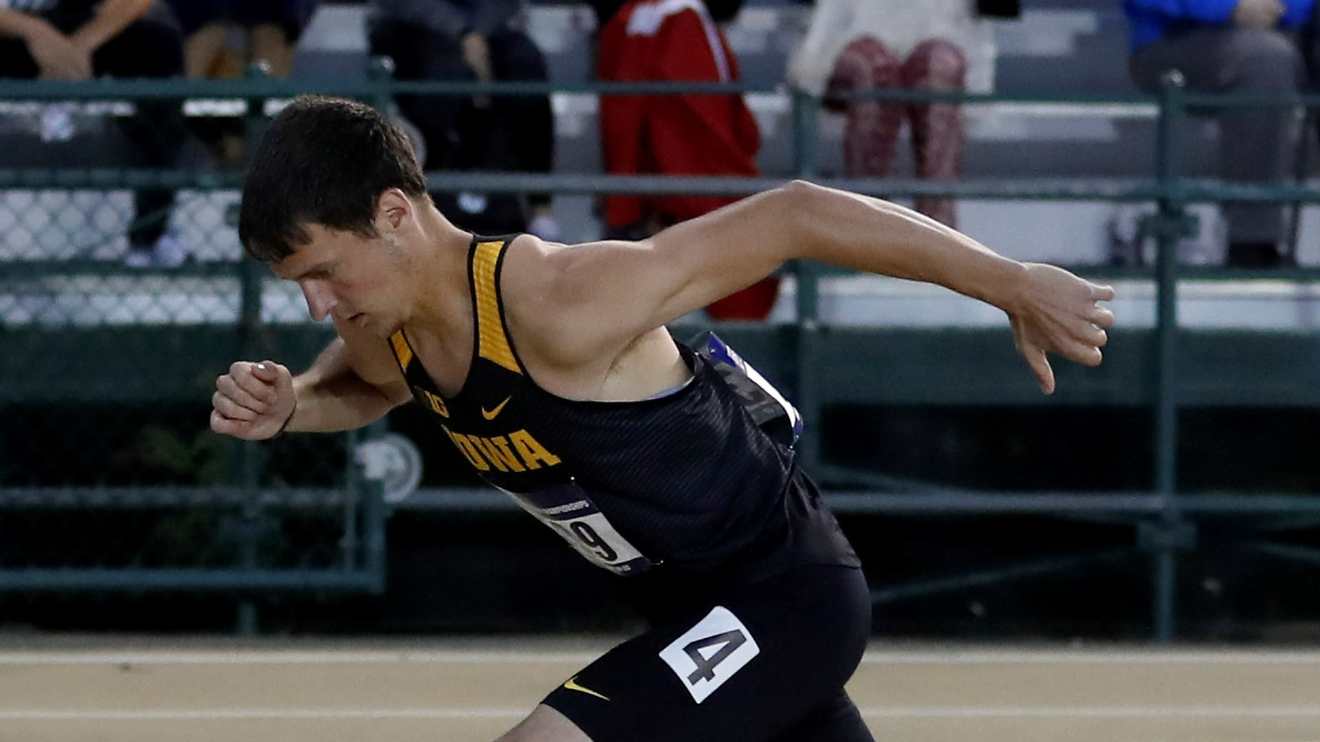 1,600-Meter Relays Advance to Finals – University of Iowa Athletics