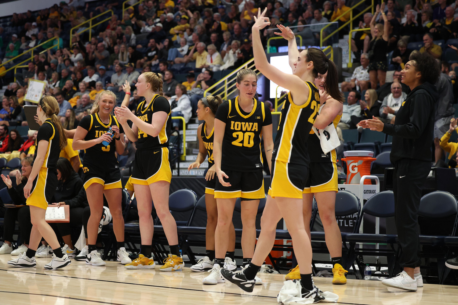 No. 5/6 Hawkeyes Hang 100 on FGCU – University of Iowa Athletics