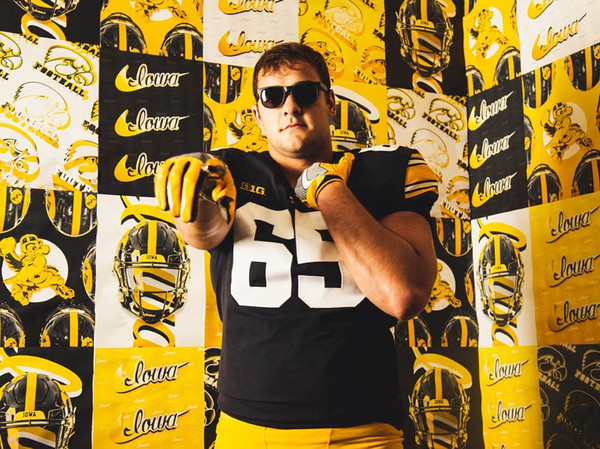 Swarm23 – Leighton Jones – University of Iowa Athletics