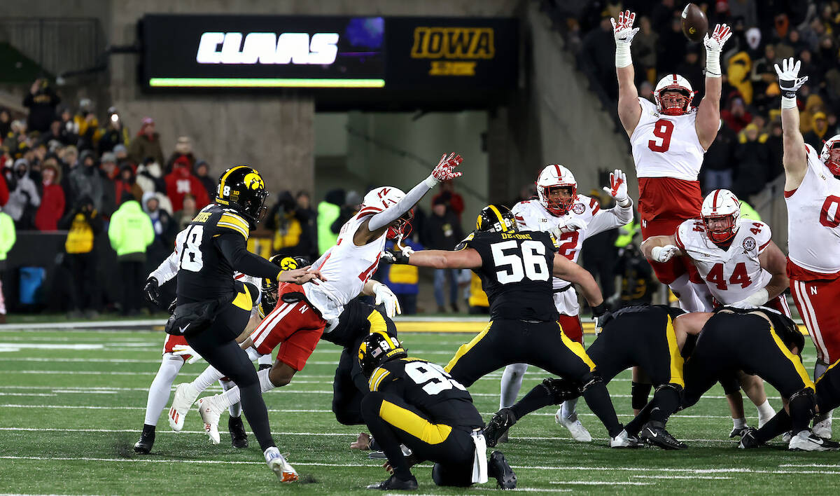 Stevens Tabbed B1G Co-Special Teams Player of the Week - Iowa Hawkeyes ...