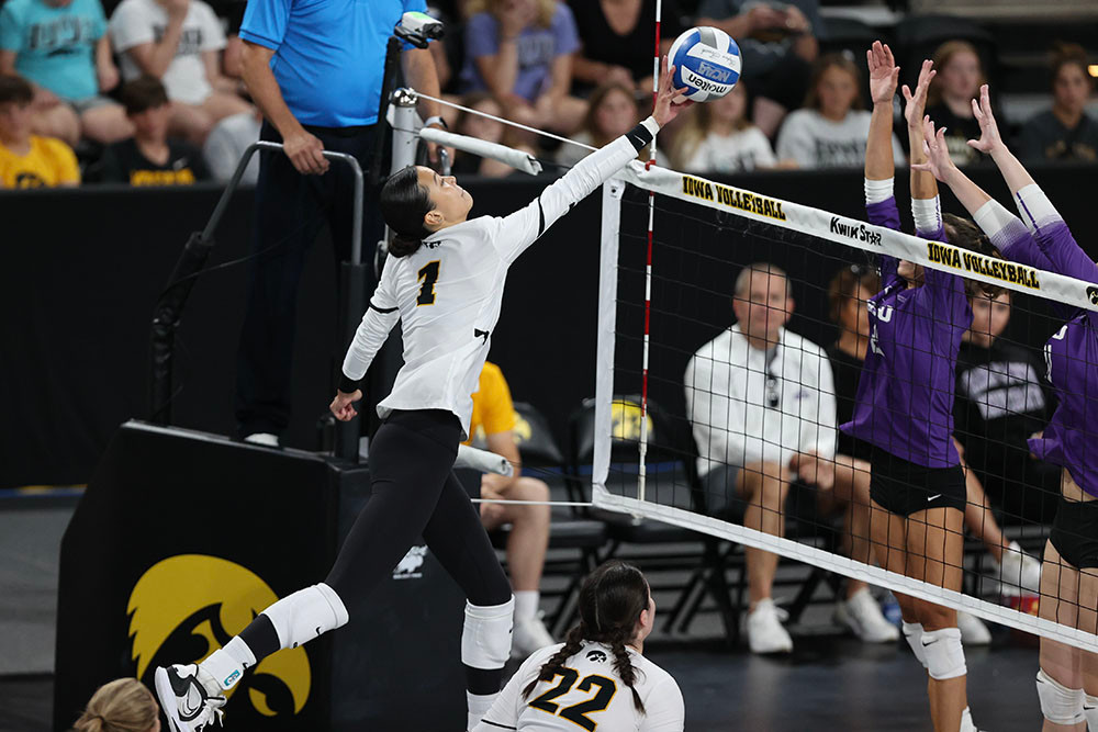 Listen Live: Women’s Volleyball at Minnesota - Iowa Hawkeyes Athletics ...