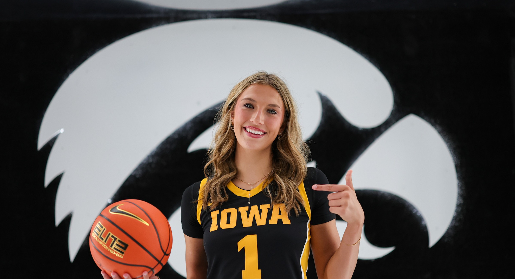 McKenna Woliczko Signs with Iowa WBB - Iowa Hawkeyes Athletics ...