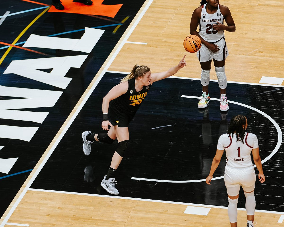 Iowa WBB vs. South Carolina – 2023 Final Four - Iowa Hawkeyes Athletics ...