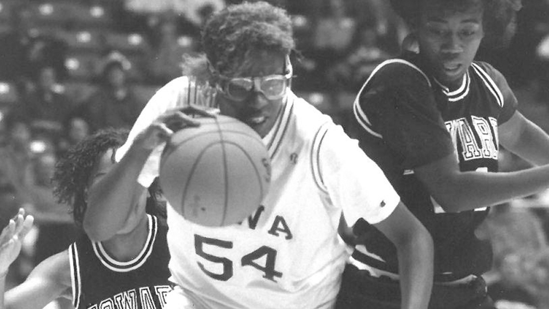 Hall of Fame 2016: Toni Foster – University of Iowa Athletics