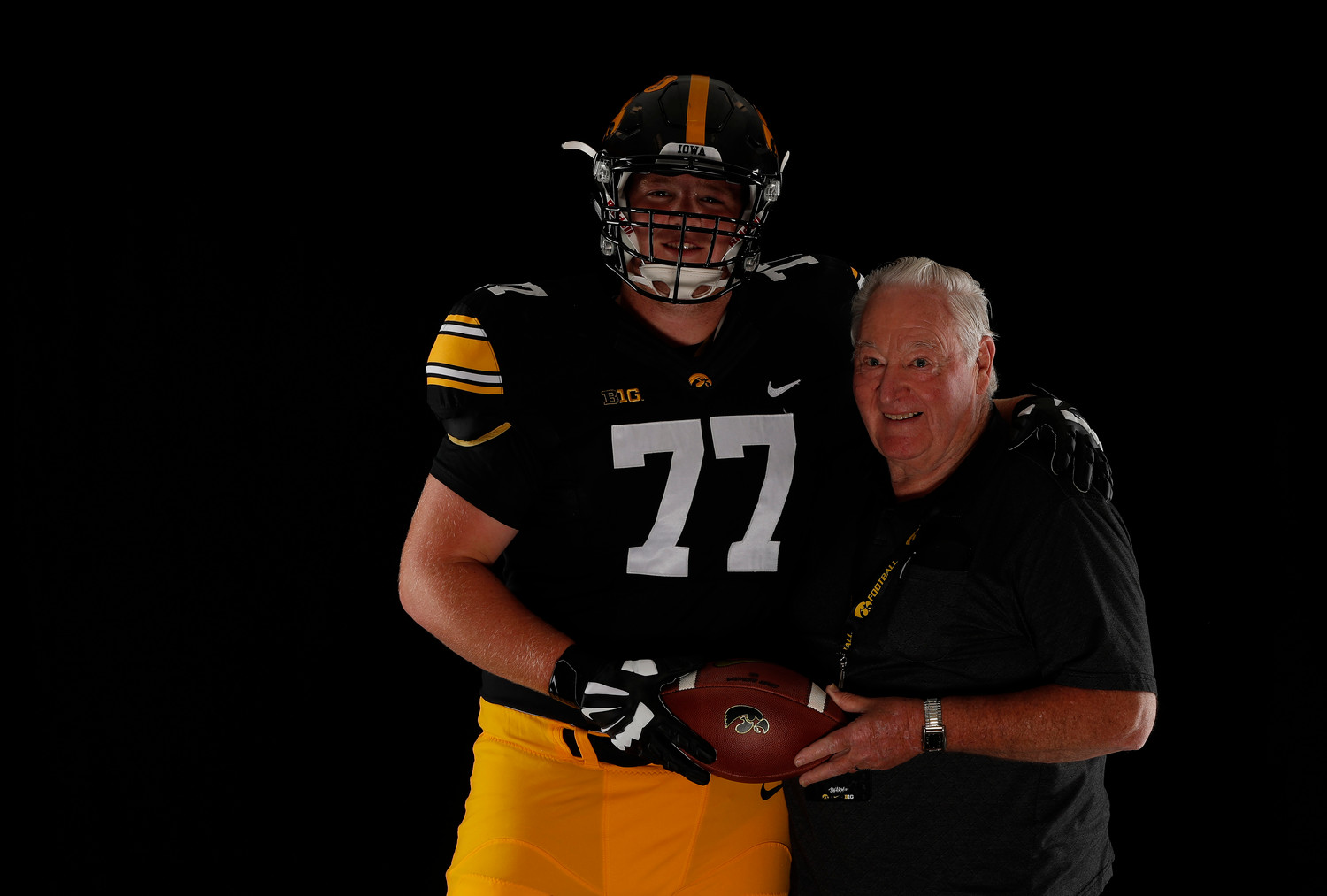 FBALL: SWARM 2020 SIGNING DAY – University of Iowa Athletics