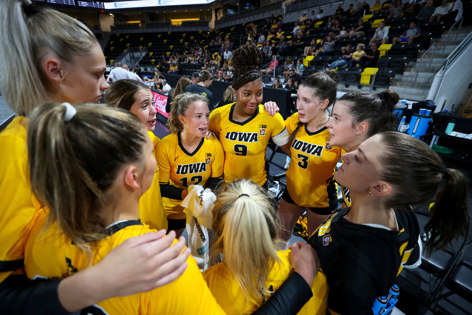VB Notebook: at PAC-12/Big Ten Challenge – University of Iowa Athletics