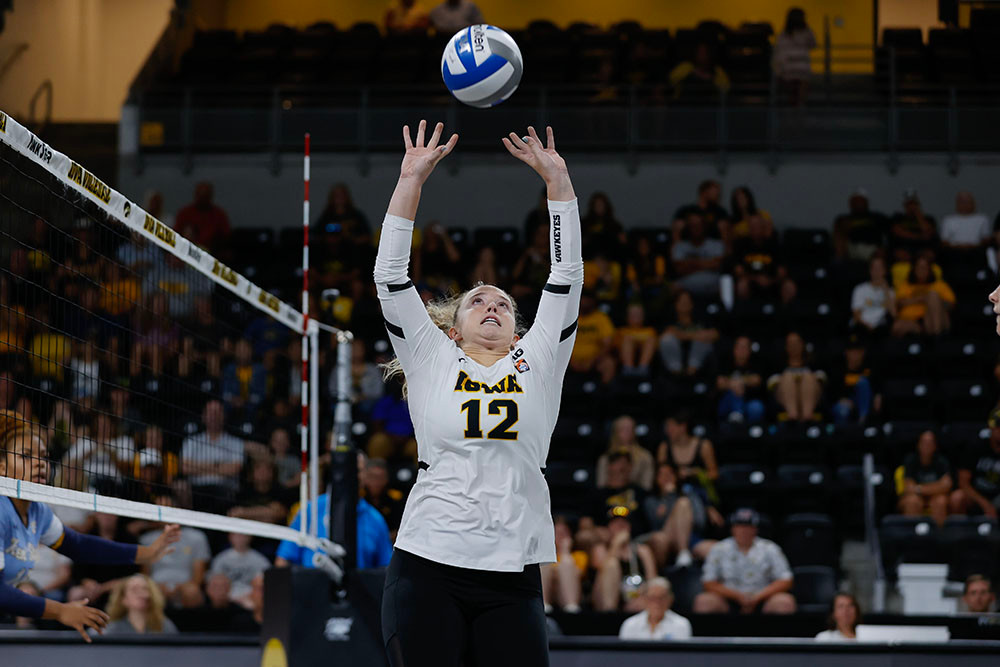 Photos: Iowa Volleyball vs Kent State – University of Iowa Athletics