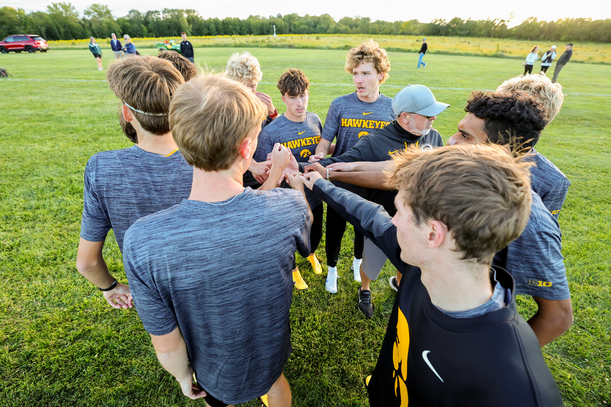 XC Notebook: Joe Piane Invite - Iowa Hawkeyes Athletics - Official ...