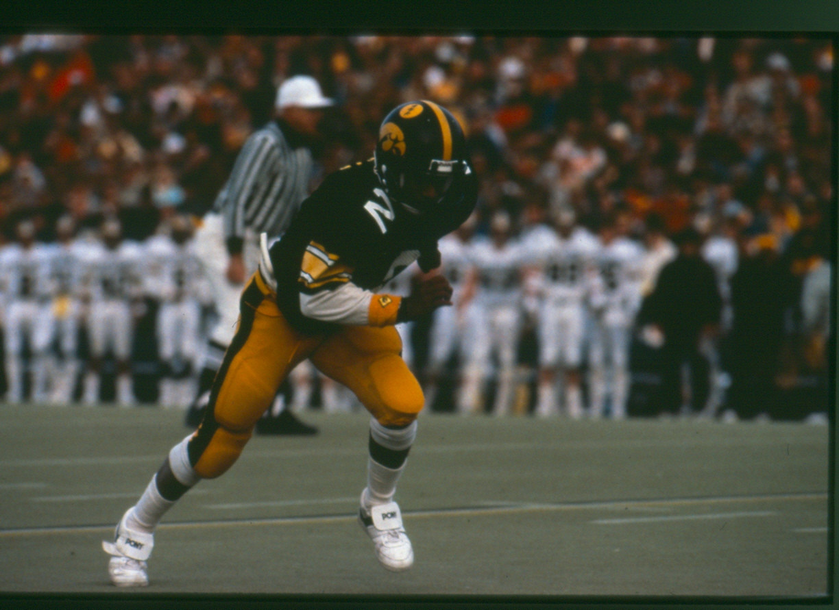 Robert Smith To Serve As Honorary Captain – University of Iowa Athletics
