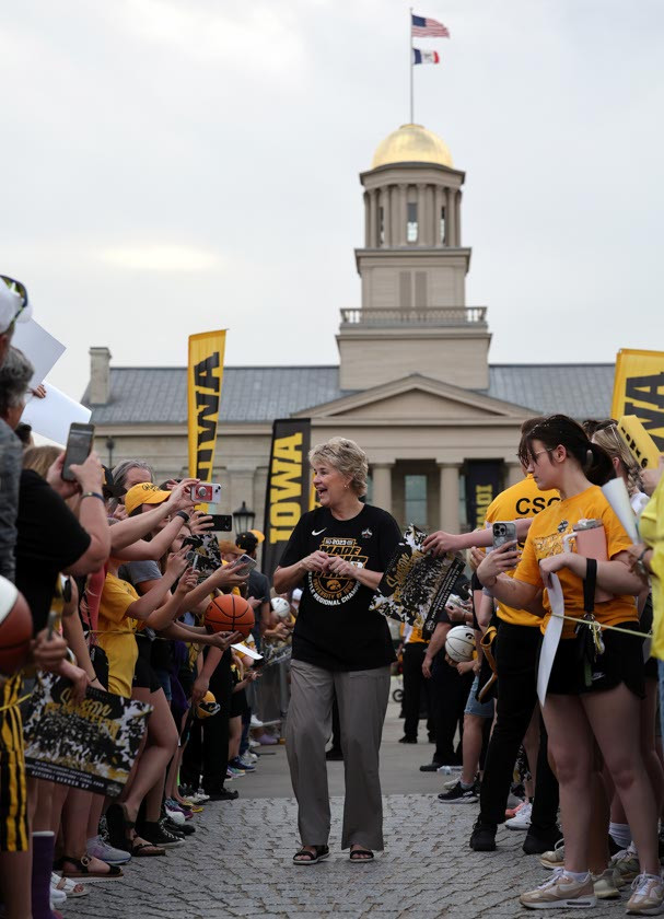Lisa Bluder – University of Iowa Athletics