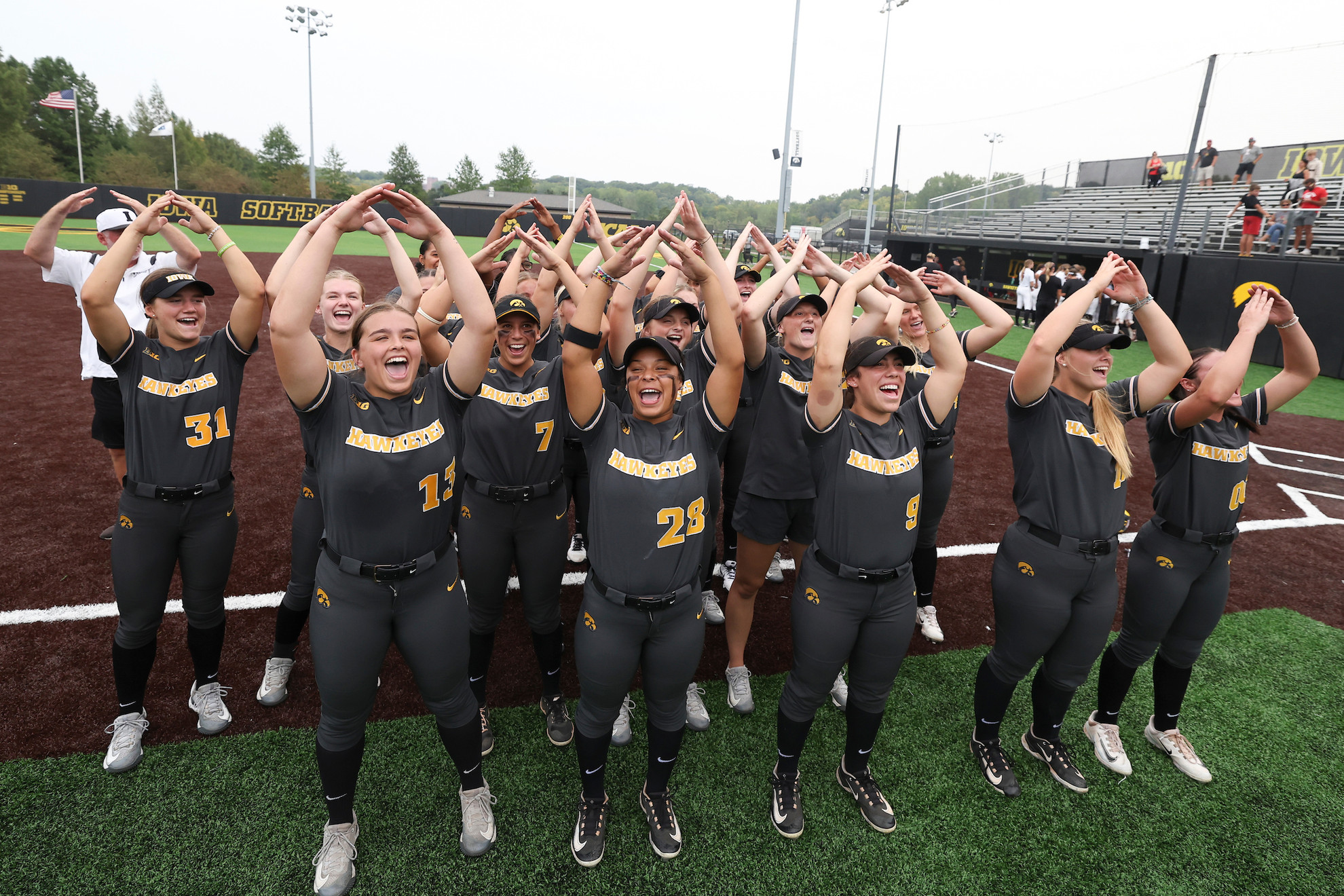 Softball Signs 6 For 2024 - Iowa Hawkeyes Athletics - Official ...
