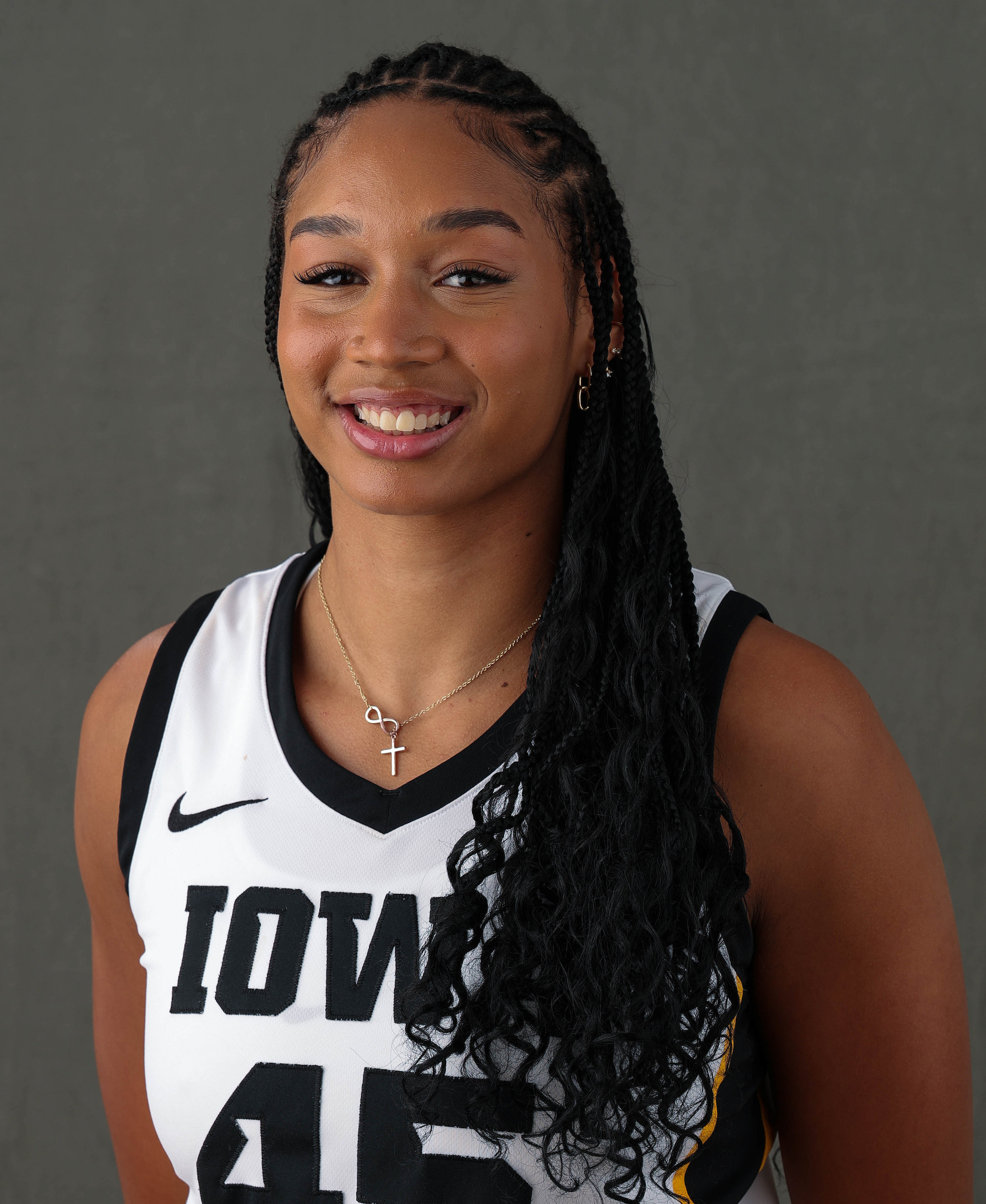 Hannah Stuelke - Women's Basketball 2025-26 - Iowa Hawkeyes Athletics ...