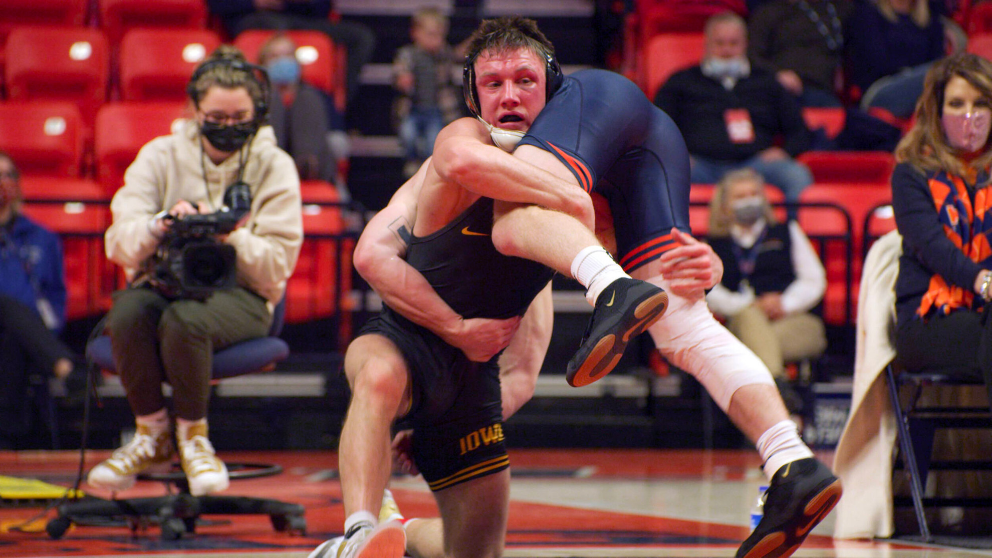 Hawkeyes Roll Past Illini, 36-3 - Iowa Hawkeyes Athletics - Official ...