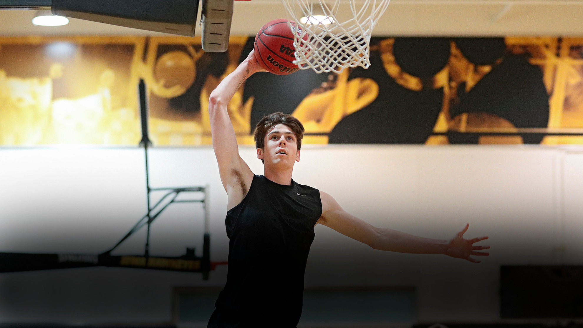 Patrick McCaffery Receives Fighting Spirit Award - Iowa Hawkeyes ...