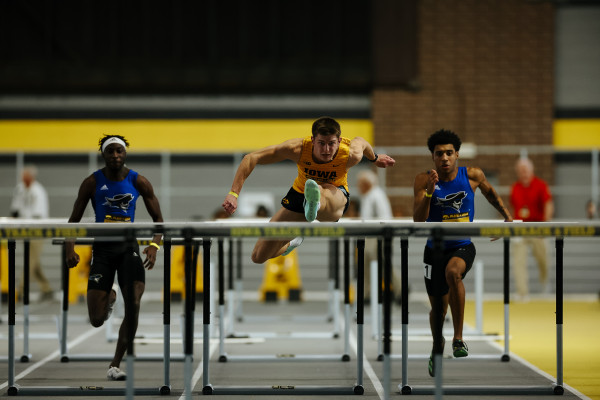 Walker Improves School Record at Black & Gold Invite – University of ...