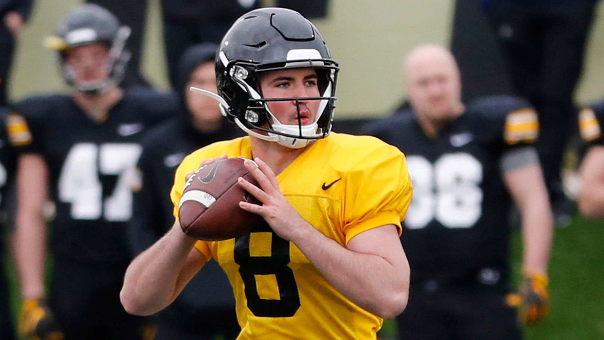 Football Freshman Spotlight: Alex Padilla – University of Iowa Athletics