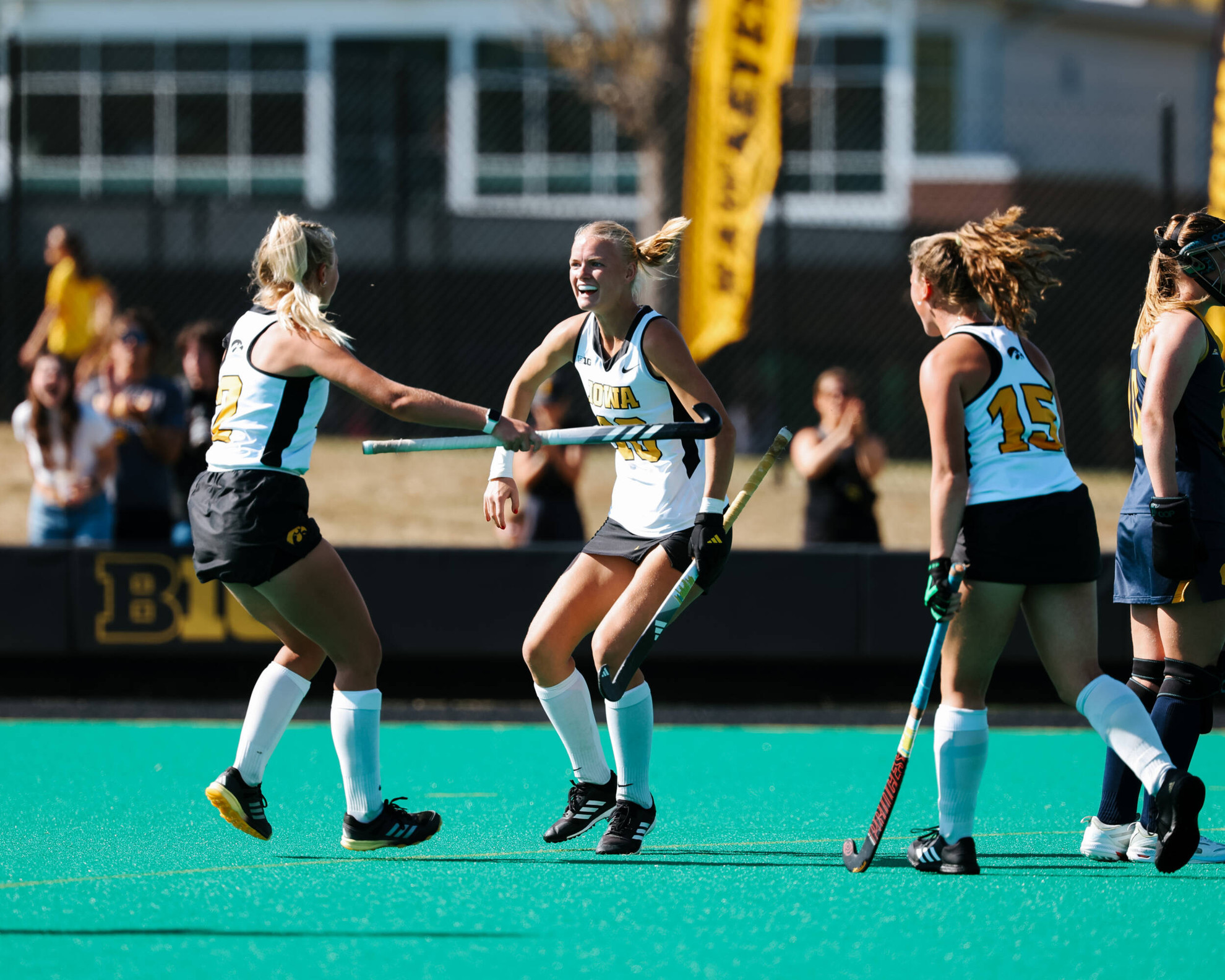 No. 17 Iowa Defeats No. 18 Cal - Iowa Hawkeyes Athletics - Official ...