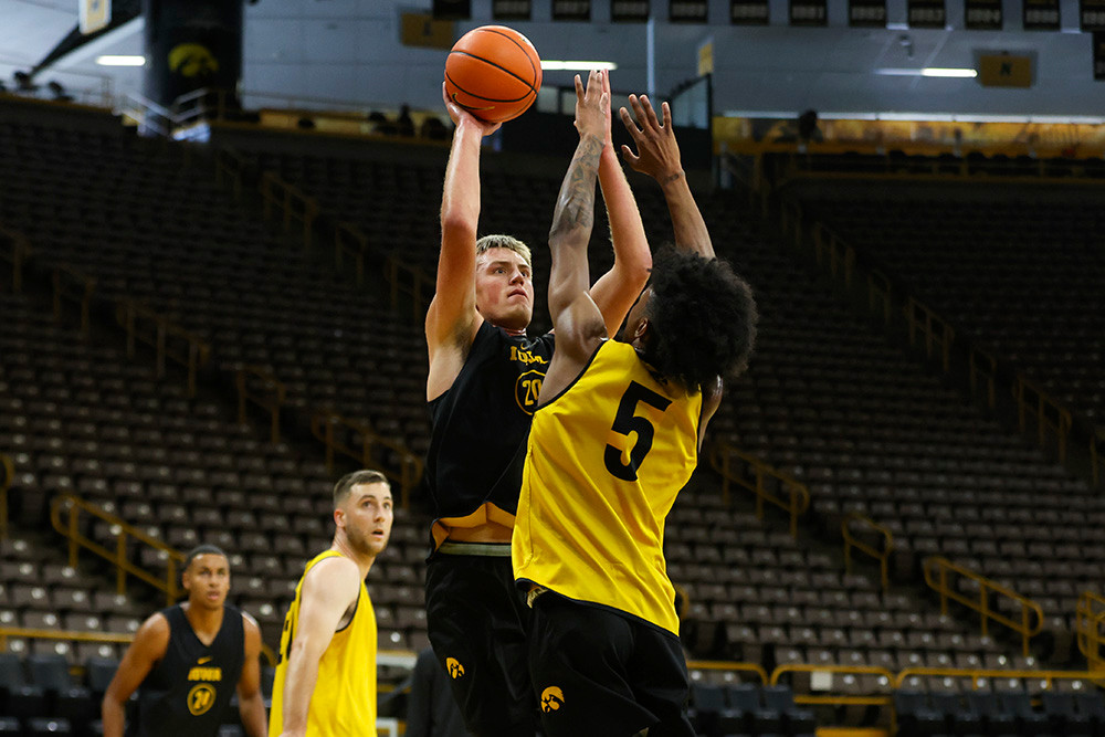 Photos: Iowa Men’s Basketball First Practice - Iowa Hawkeyes Athletics ...