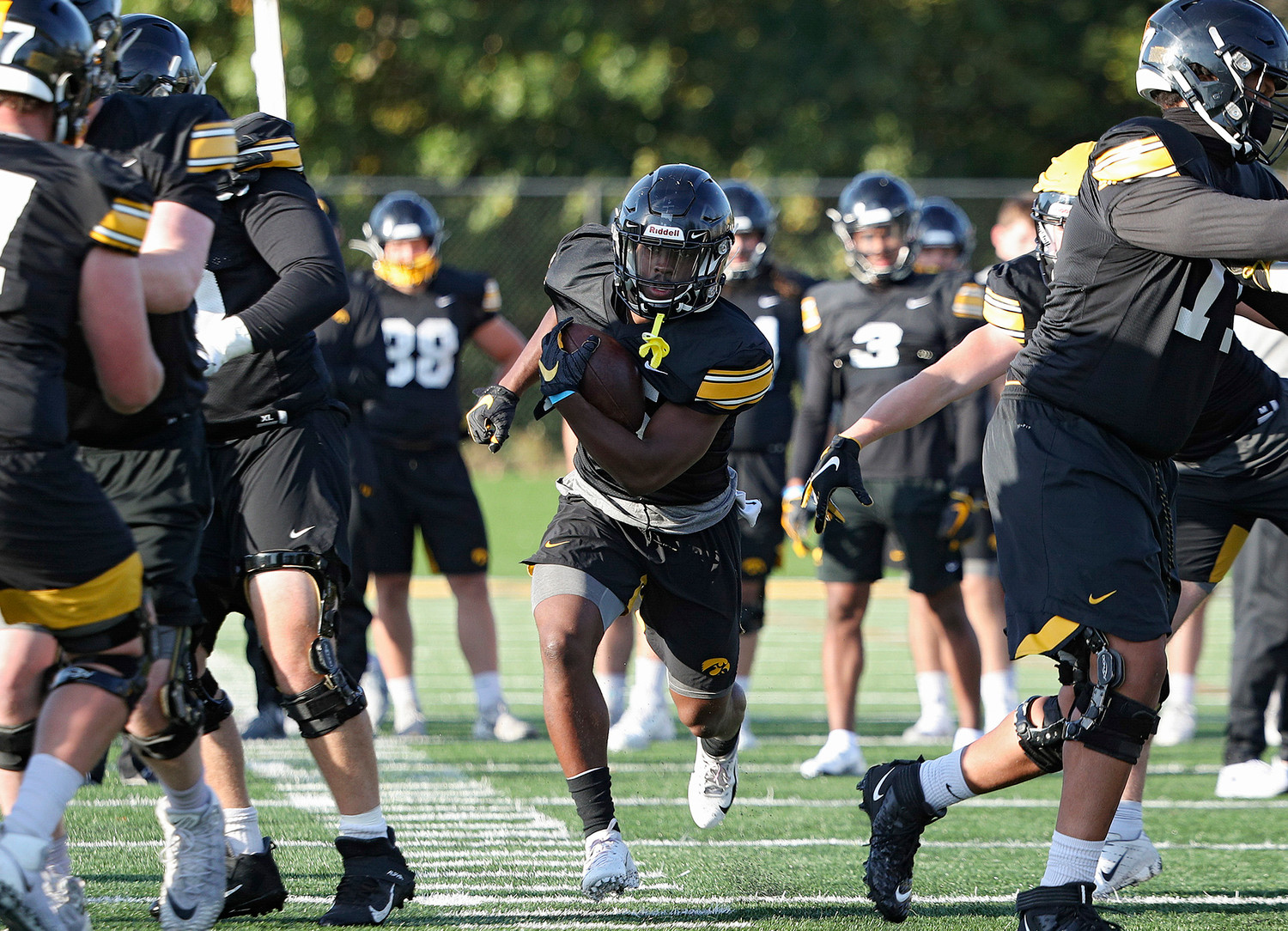 PHOTOS: Iowa Football Practice – 10.2.20 – University of Iowa Athletics