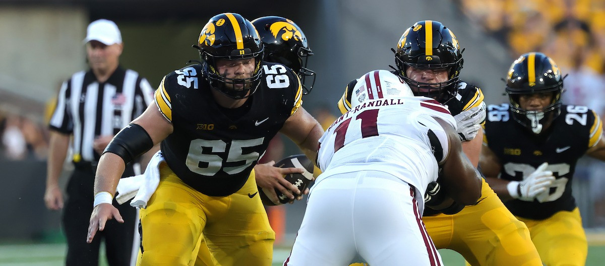 Logan Jones Named Outland Trophy Finalist - Iowa Hawkeyes Athletics ...