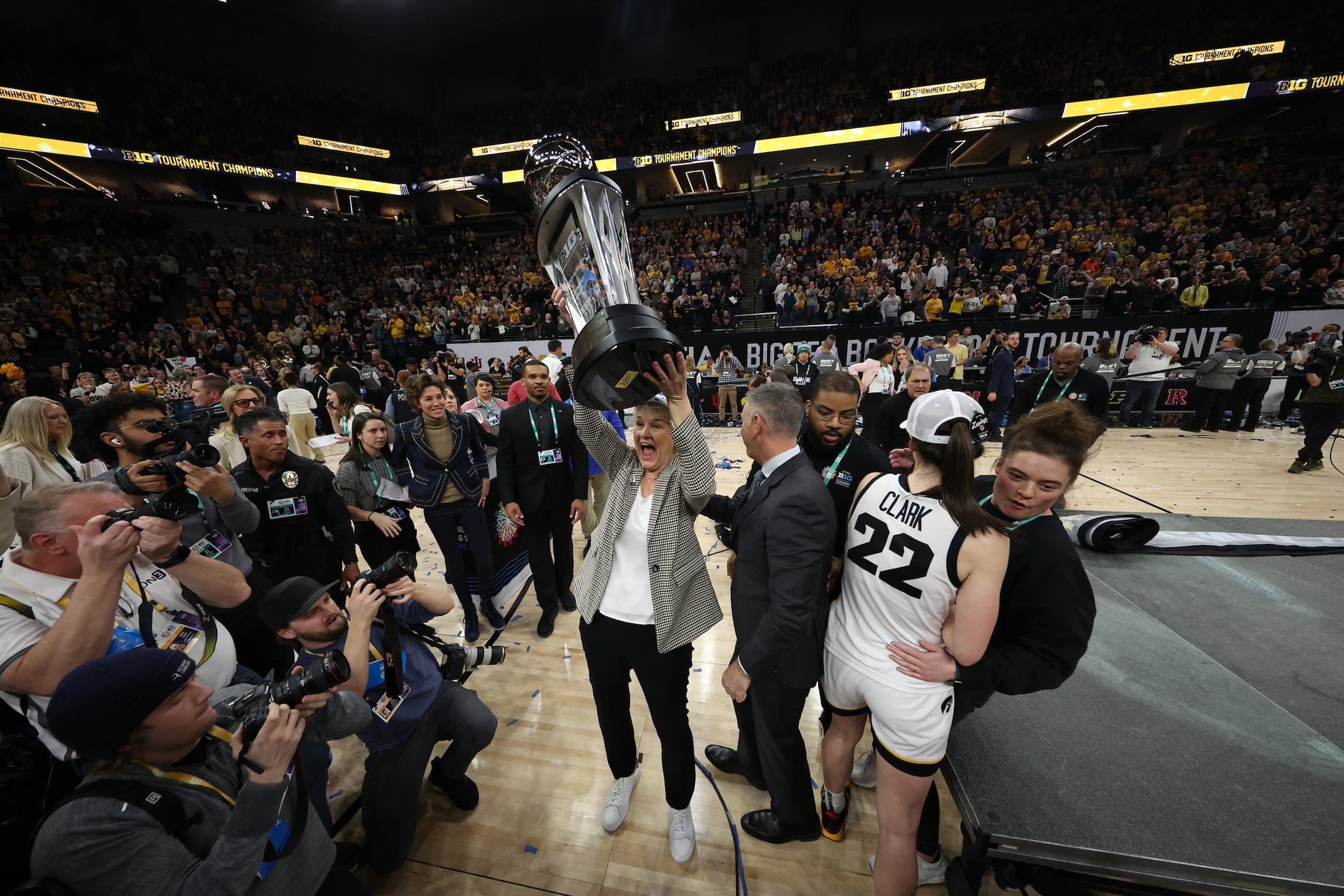 Bluder Named Naismith COY Semifinalist - Iowa Hawkeyes Athletics ...