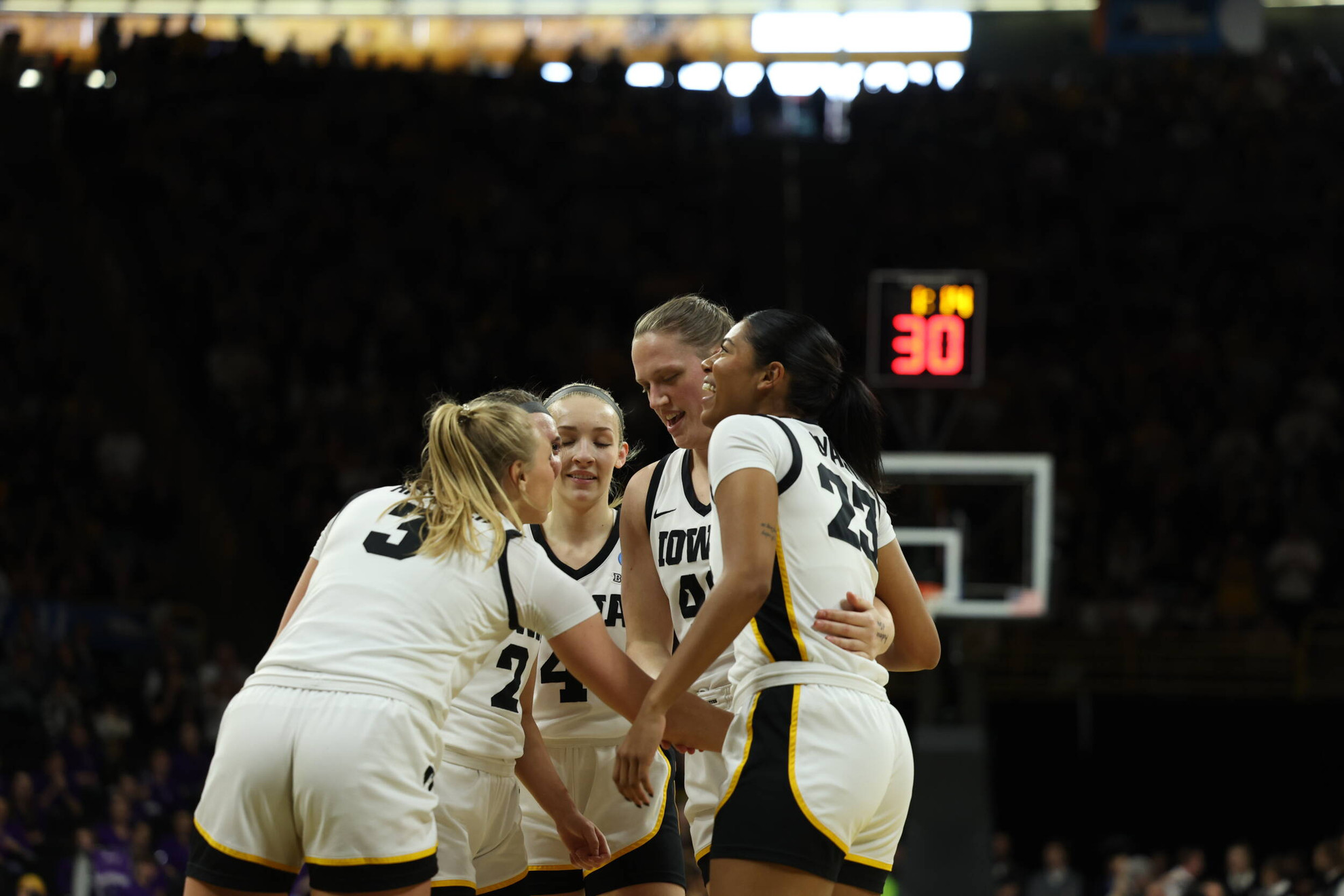 Iowa Beats Holy Cross to Advance to Round of 32 - Iowa Hawkeyes ...