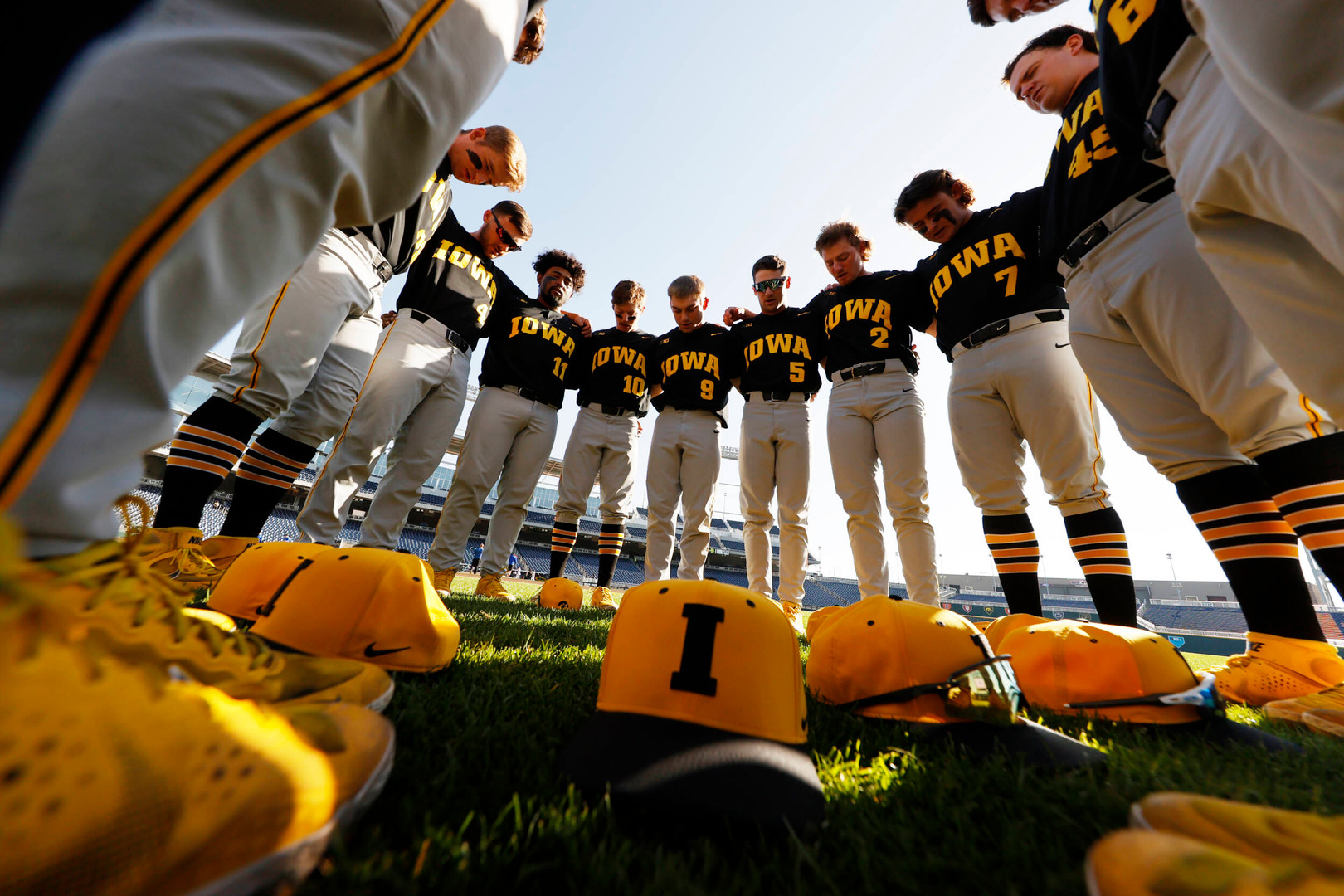 Hawkeyes Sign 14 for 2024 Class – University of Iowa Athletics