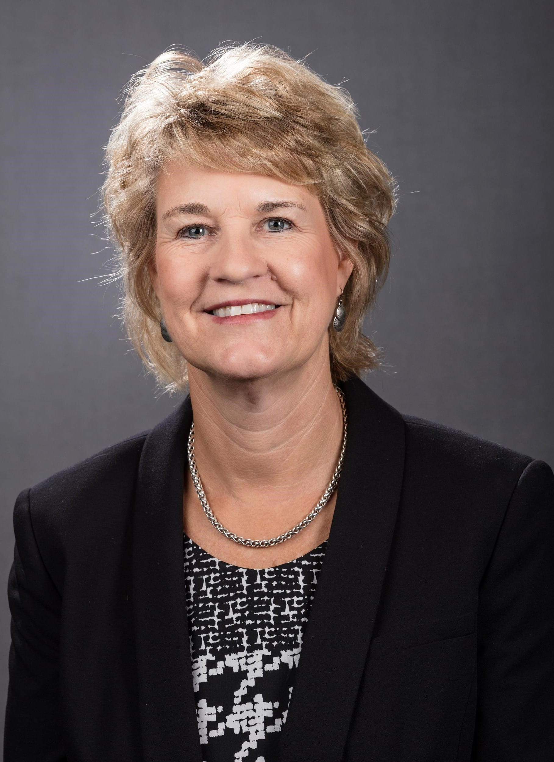 Lisa Bluder - Iowa Hawkeyes Athletics - Official Athletics Website