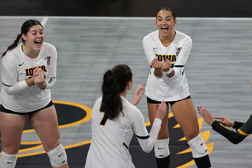 Photos: Iowa Volleyball vs Grand Canyon – University of Iowa Athletics