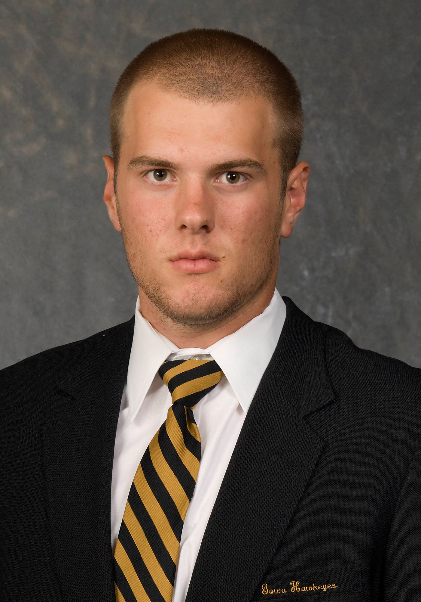 Charlie Knipper - Football 2009-10 - Iowa Hawkeyes Athletics - Official ...