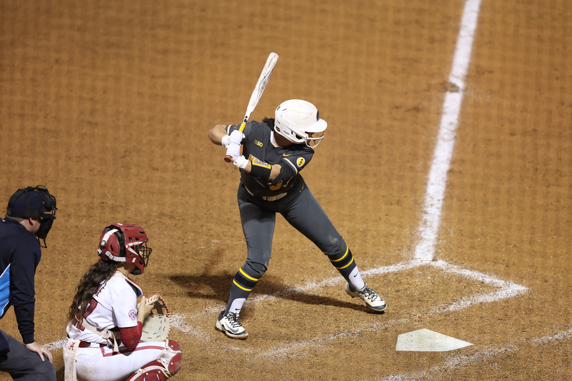 Hawkeyes Split in Day 1 of Alabama Spring Break Showdown - Iowa ...