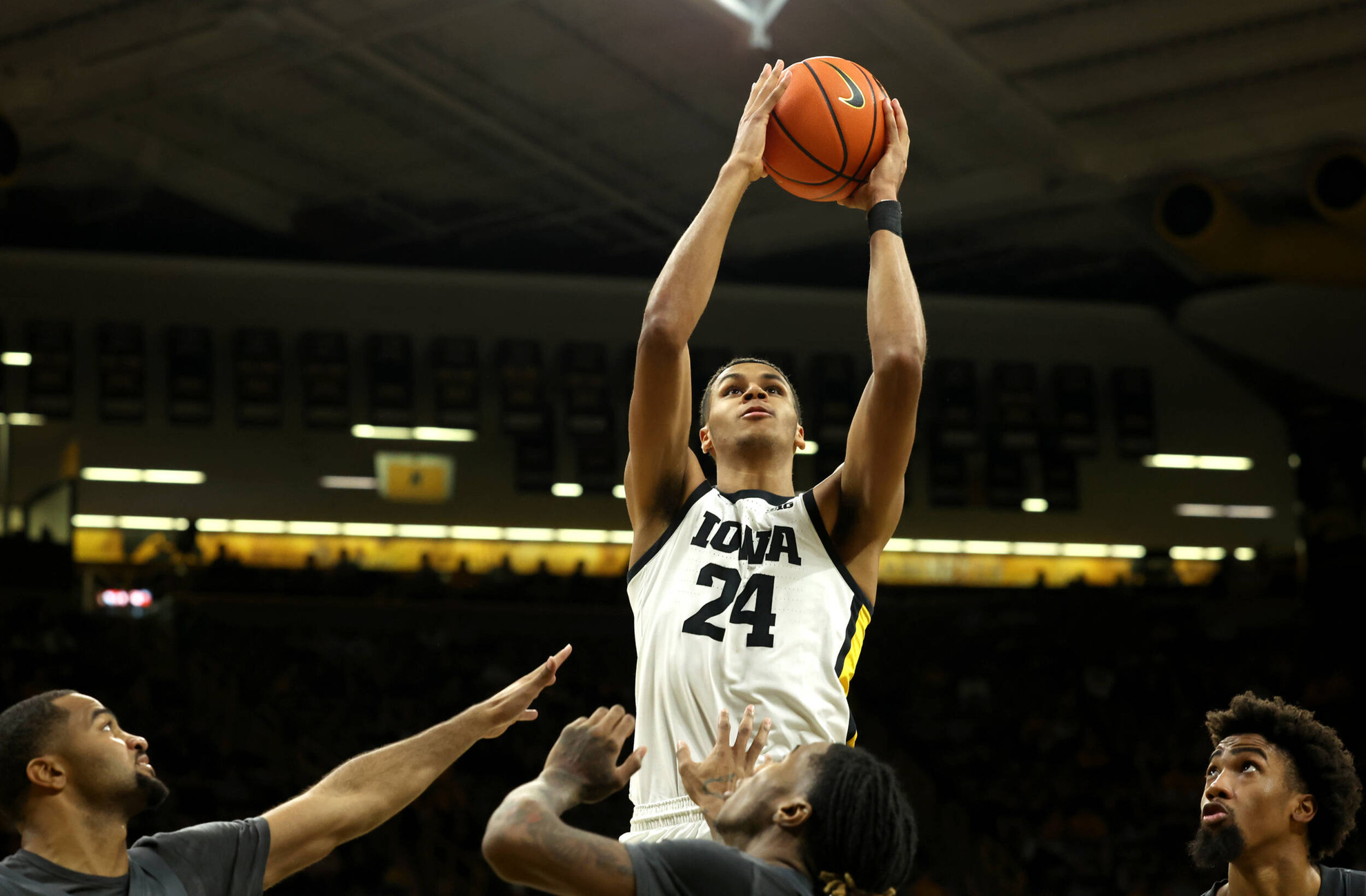 Photos: 11/19/2022 Iowa Men’s Basketball vs Georgia Tech - Iowa ...