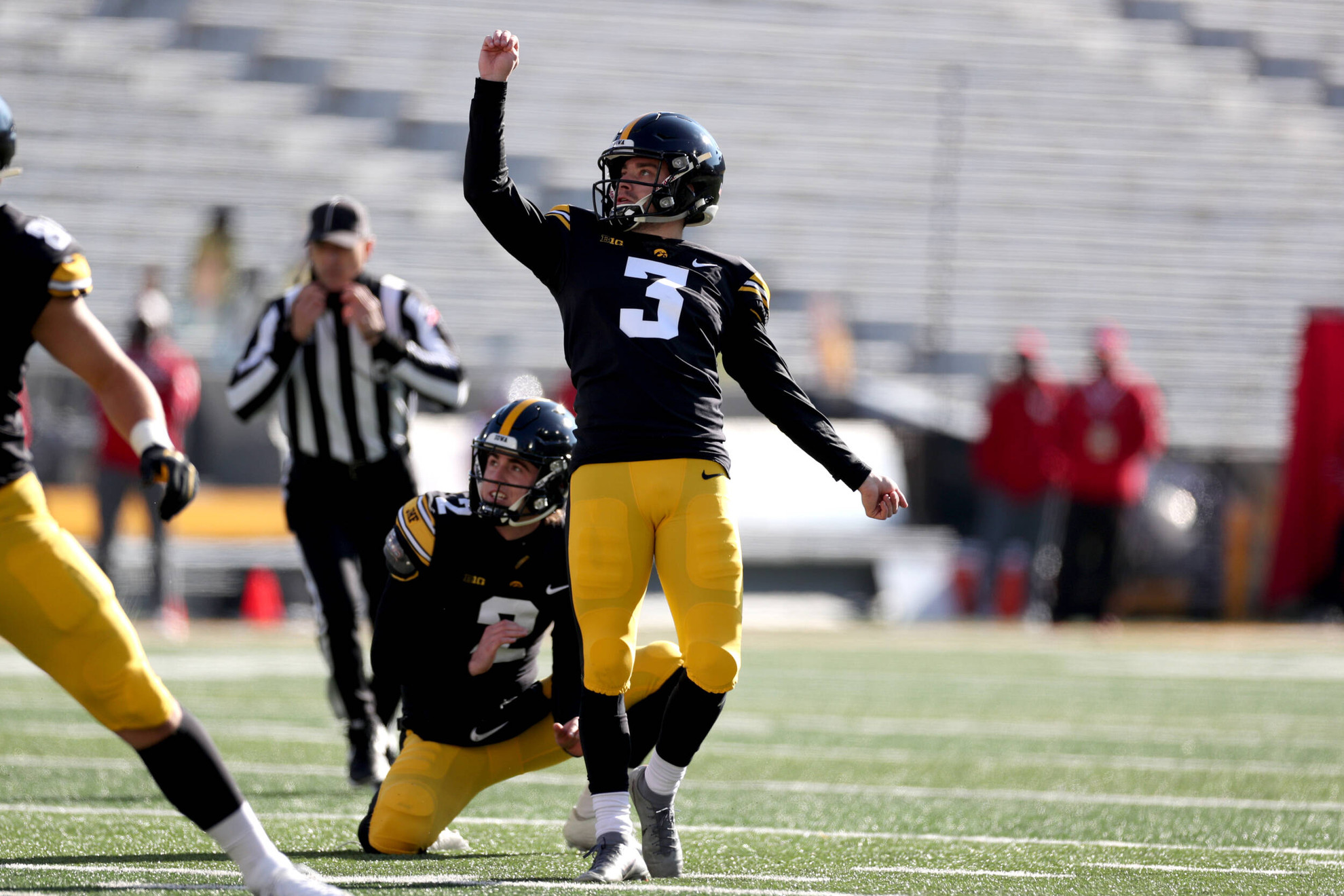 Duncan Named B1G Co-Special Teams Player of the Week - Iowa Hawkeyes ...
