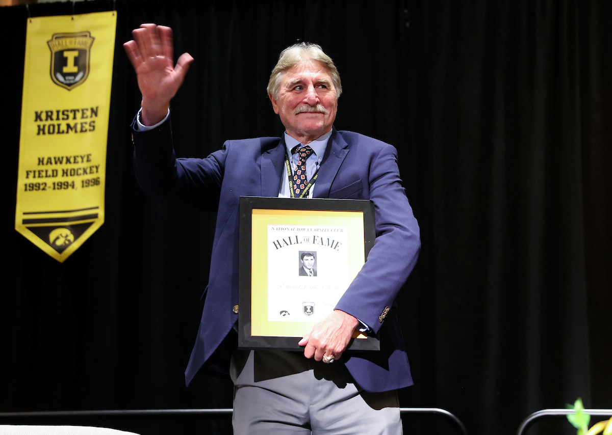 Hawkeye Great Ed Podolak Transitions Out of Radio Booth – University of ...