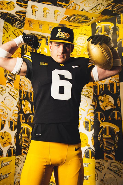 Swarm23 – Aidan Hall – University of Iowa Athletics
