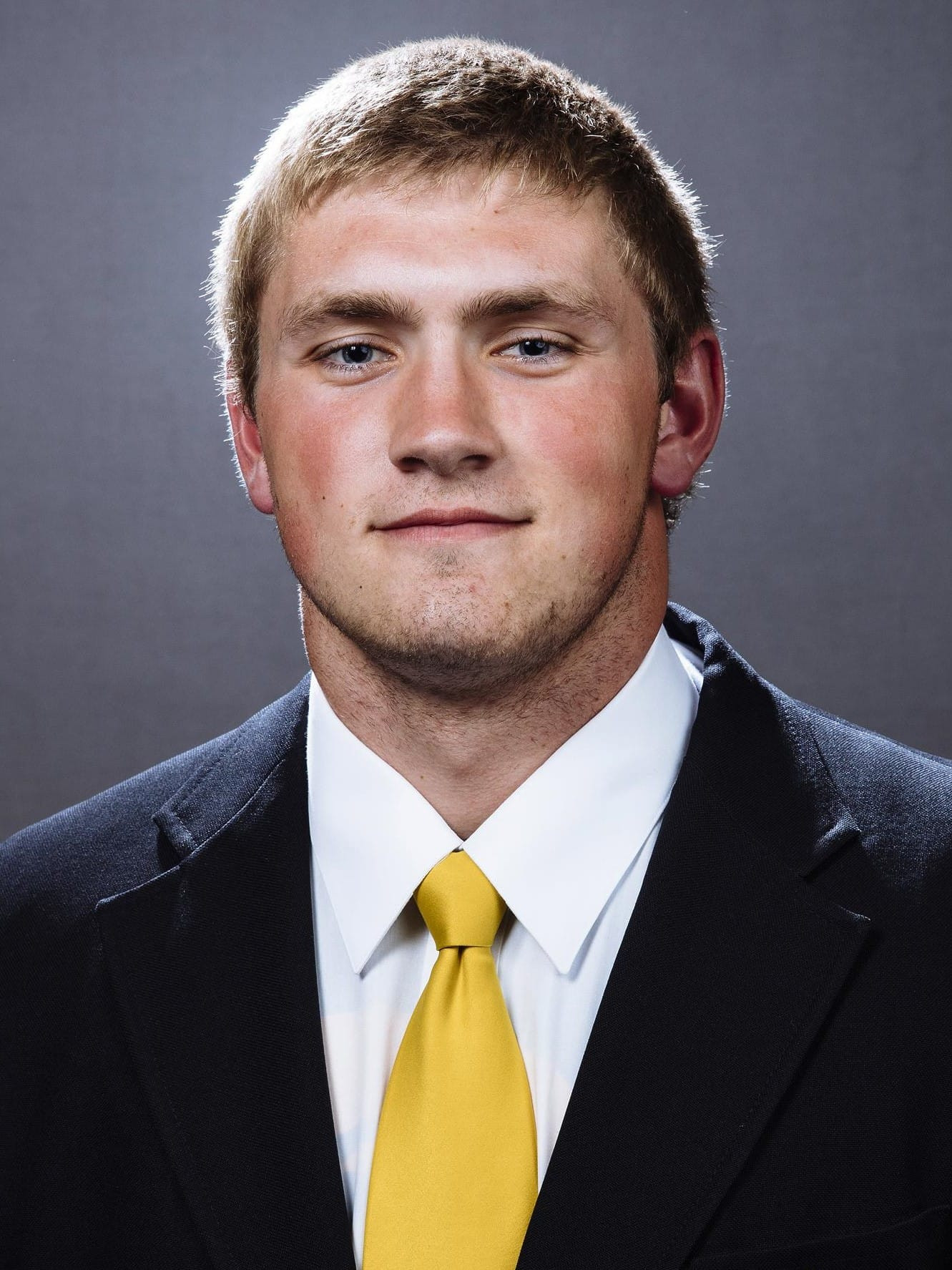 Levi Duwa - Football 2017-18 - Iowa Hawkeyes Athletics - Official ...