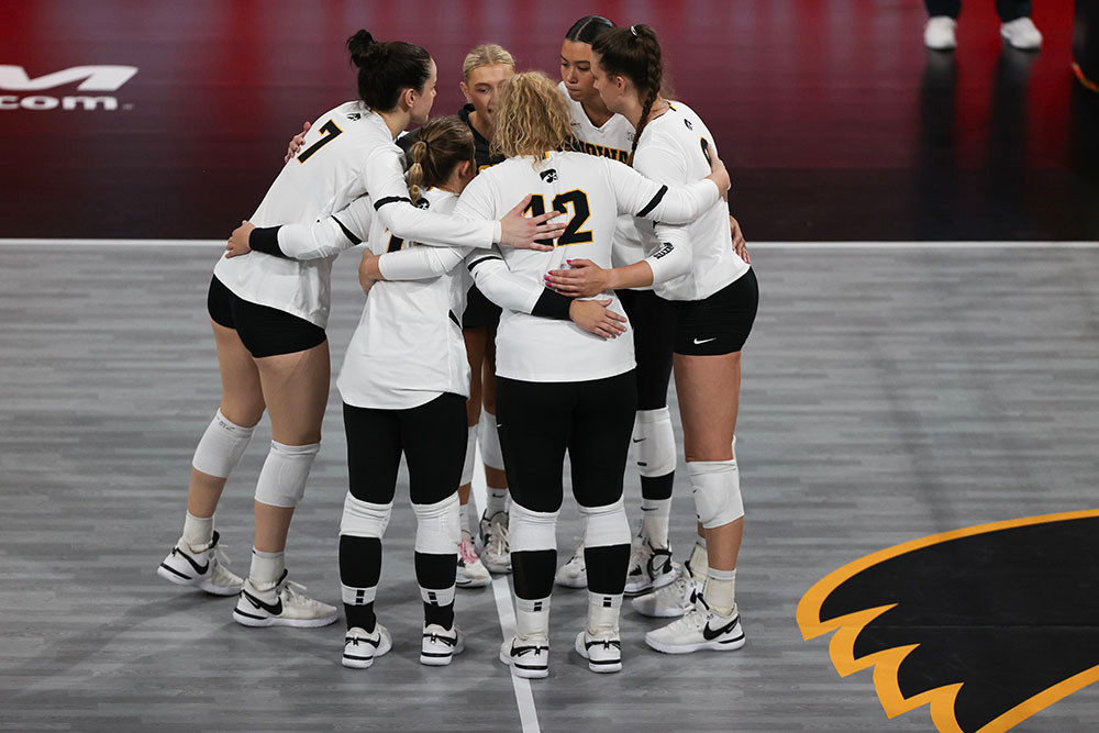 Photos: Iowa Volleyball vs Grand Canyon – University of Iowa Athletics