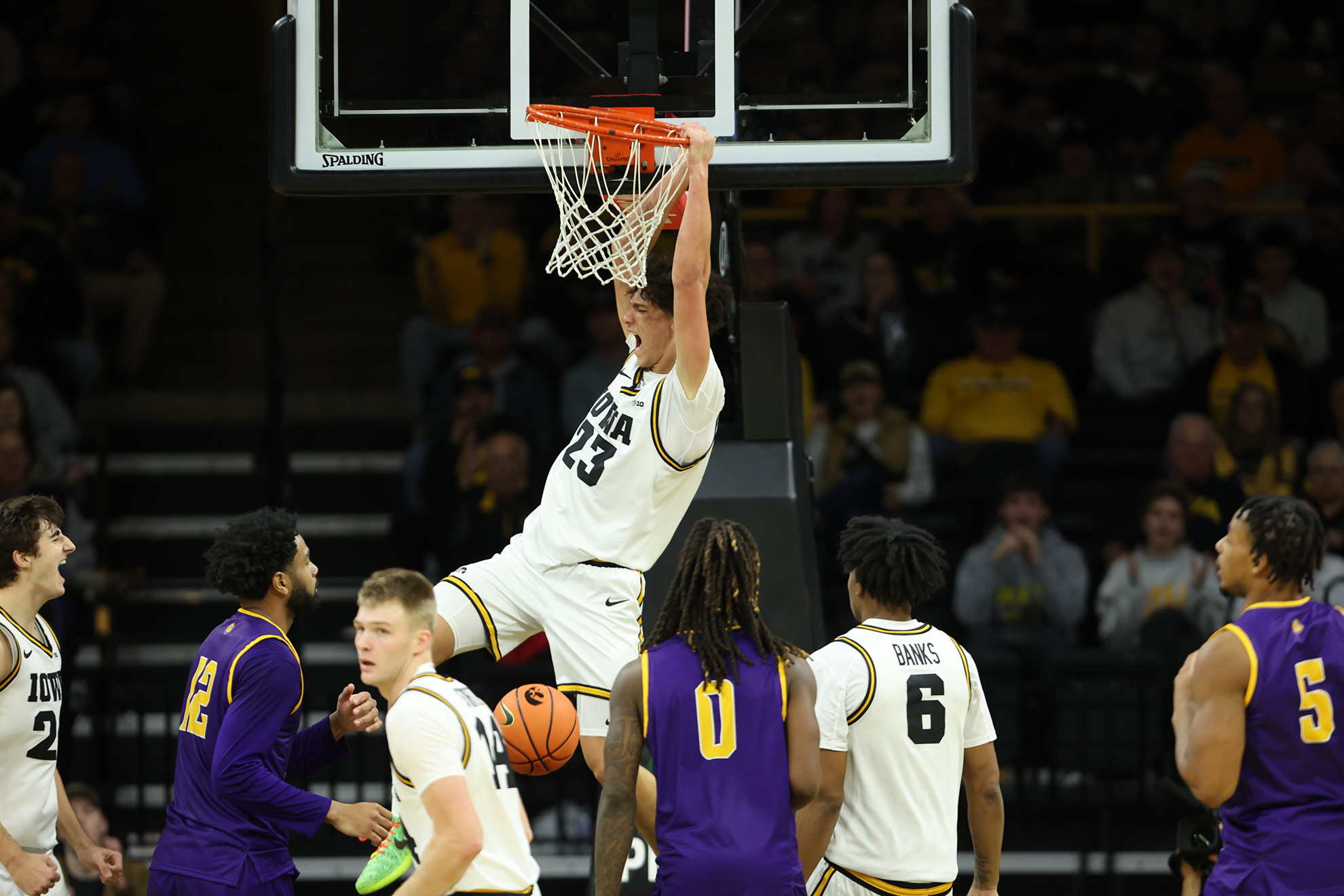 Hawkeyes Down Western Illinois, 77-58 - Iowa Hawkeyes Athletics ...