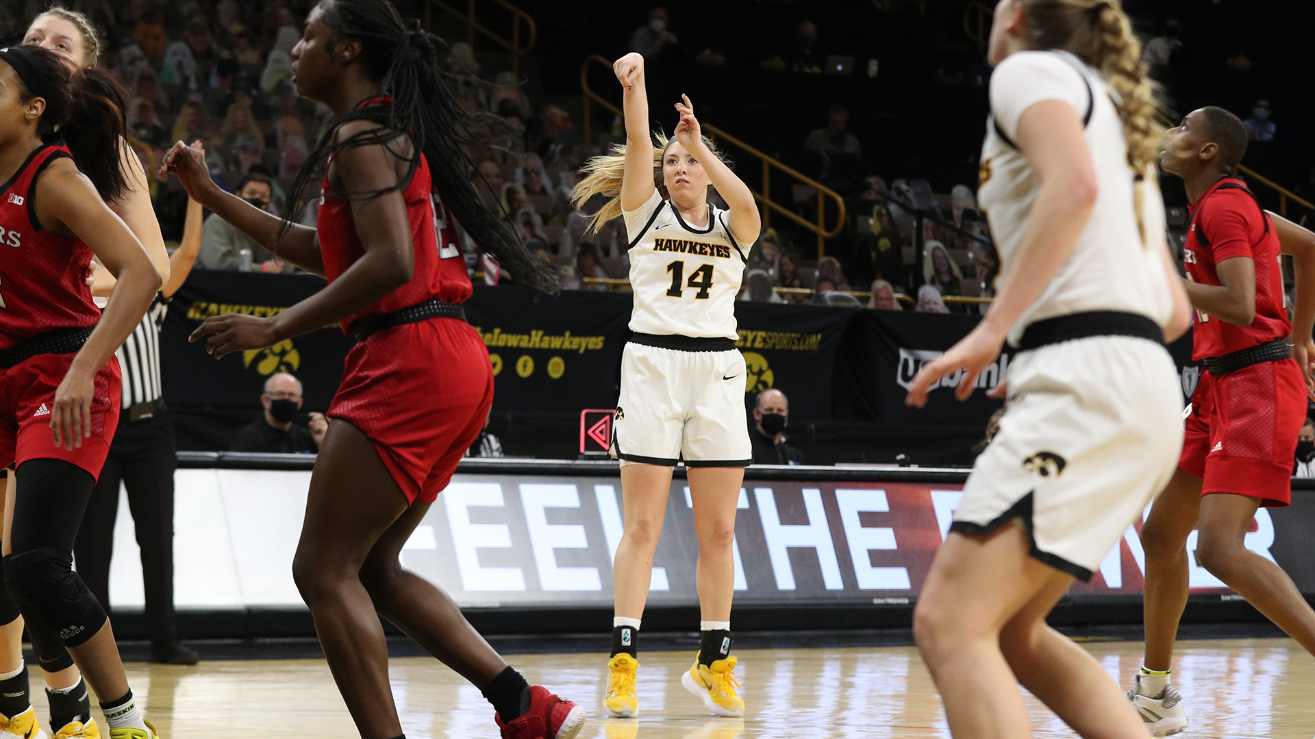 Warnock Returns with 3-point Flurry - Iowa Hawkeyes Athletics ...