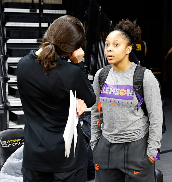 Tania Davis Returns to Carver-Hawkeye – University of Iowa Athletics