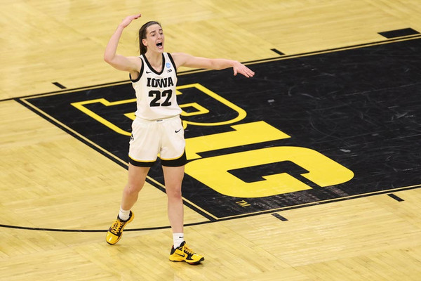 Clark Named Wade Trophy Recipient – University of Iowa Athletics