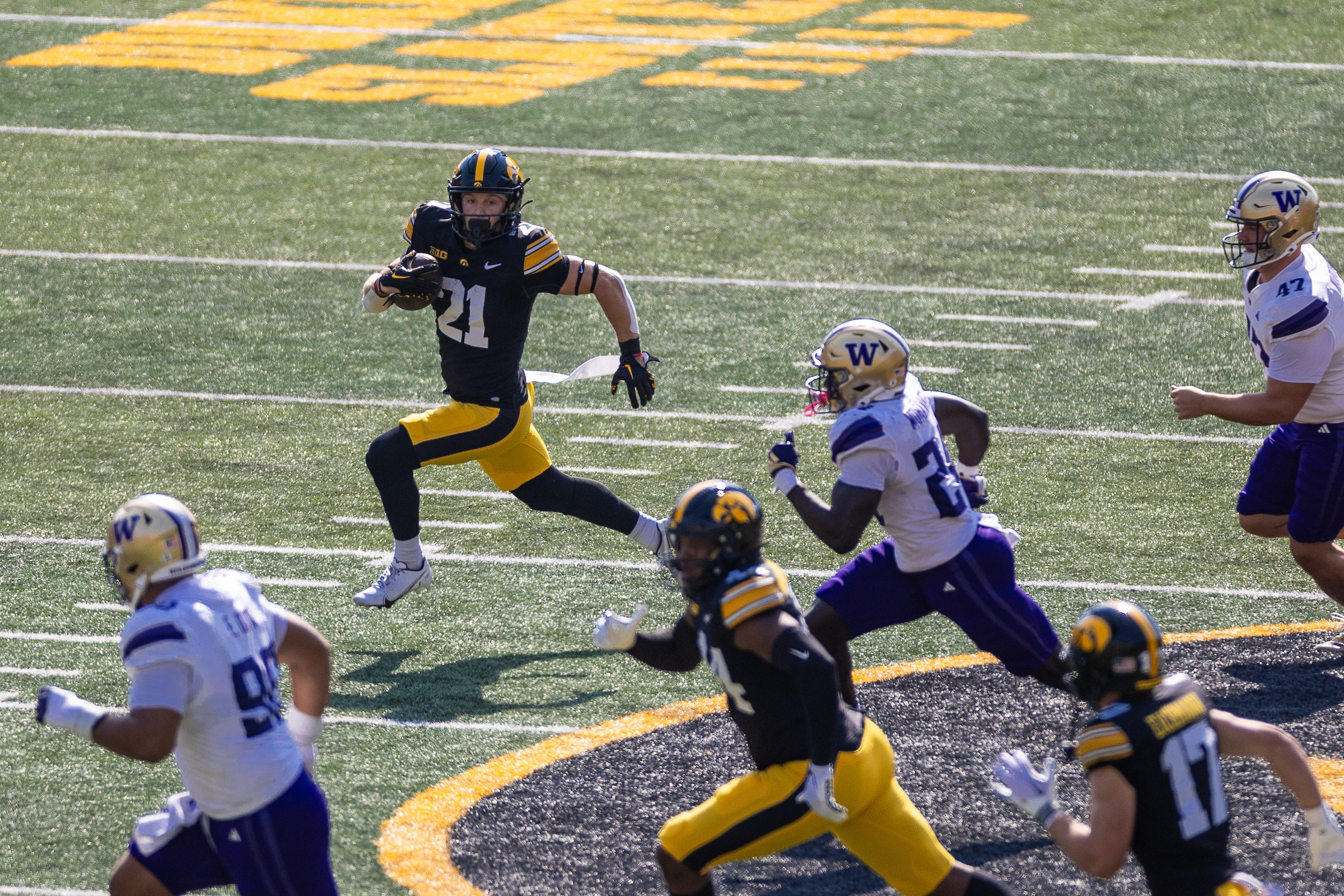 Wetjen Named To Jet Award Midseason List – University of Iowa Athletics